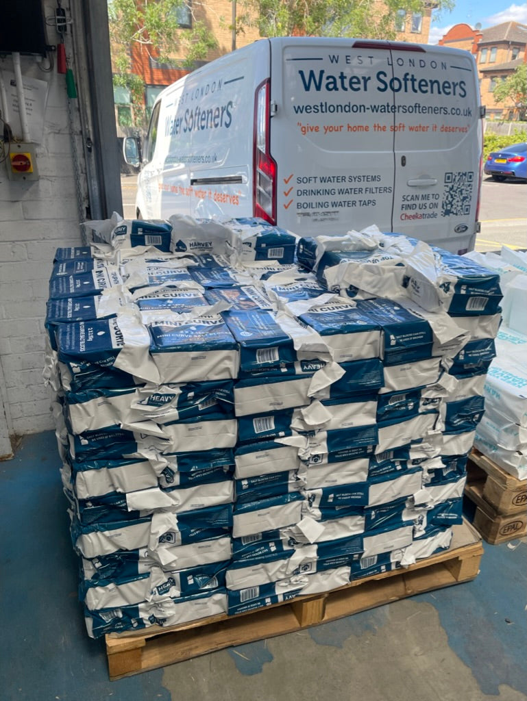 Mini Curve Salt Pallet 300 Packs (£3.34 per pack) – West London Water ...